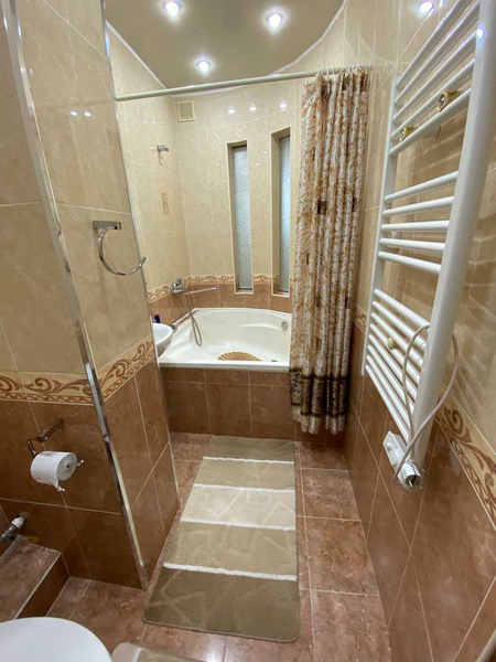 Продается 2х комнатная квартира, массив Феруза.