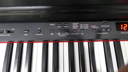 Цифровое пианино Yamaha CLP -430 , для дома и студии звукозаписи.