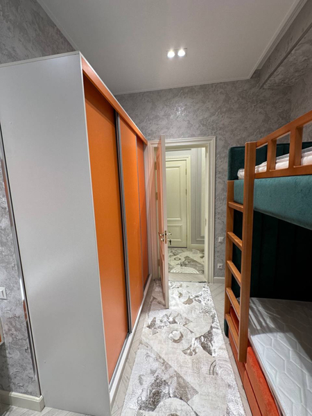 Продаётся Сергели 5А_3 комнатная квартира.Новостройка,метро рядом