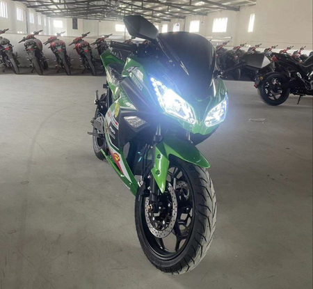 Электро мотоцикл. Kawasaki Ninja . 3.000w. 
Китай. 
Точная копия Kawas