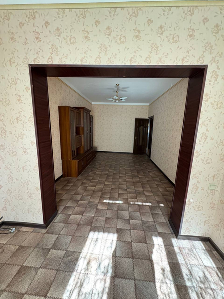 Продается 2 ком. Кв. Метро машиносозлар  Ашхобад ташсельмаш школа 161.