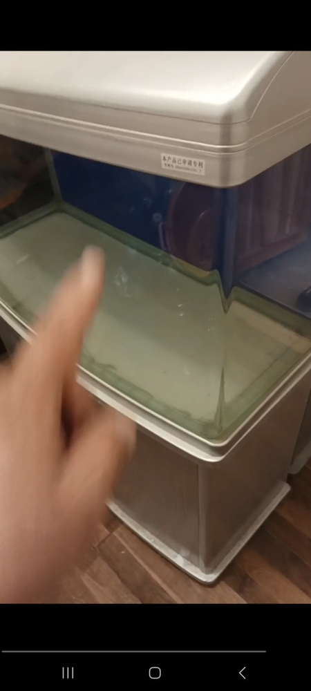 Akvarium sotiladi zavod xitoy xolati ideal 1 metr uzunligi soni 2 ta