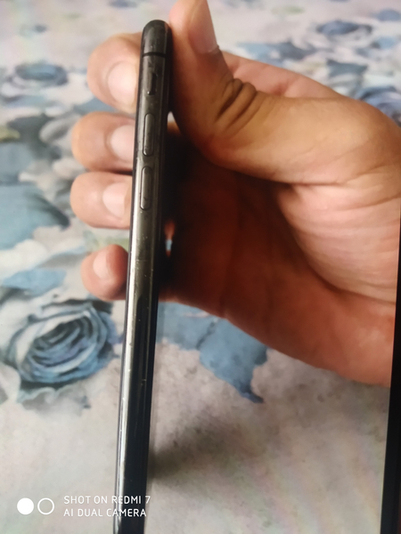 Iphone x srochni sotiladi
