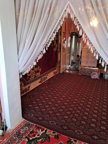 2 xona 3 xona qilingan 58m^2.  Narx: 31 000$