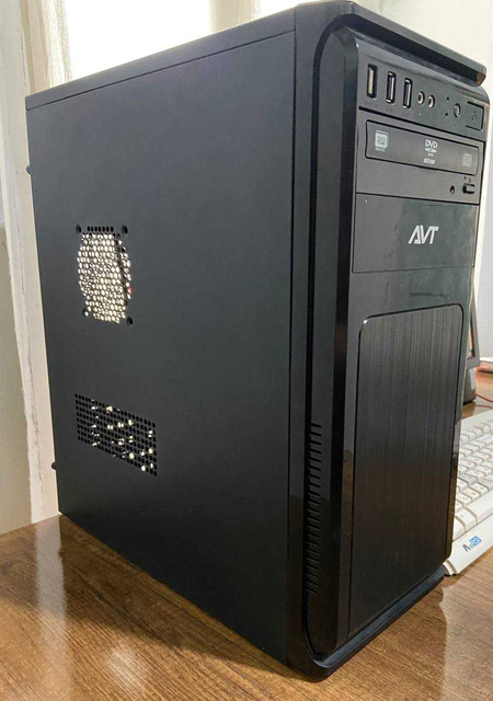 Yaxshi holatda Intel Core i5 kompyuter sotiladi