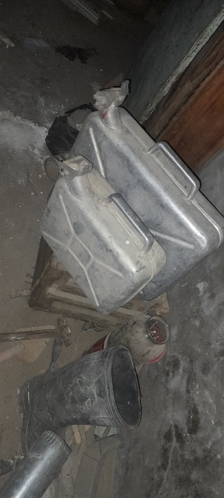 Канистры 2х20л. 1х10л.