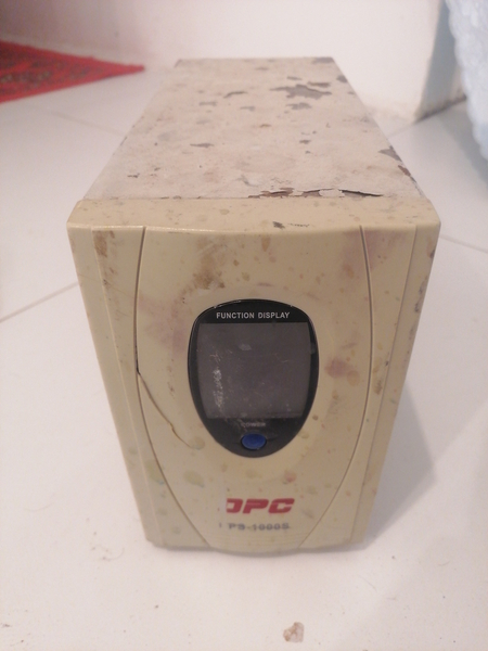 UPS 1000 бесперебойной