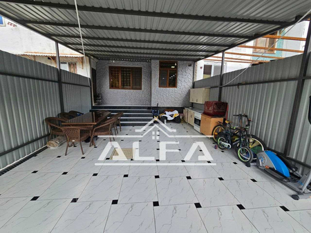 3 xonali qilingan 60m²  +navesli hovli va parkovka ham bor sotiladi.