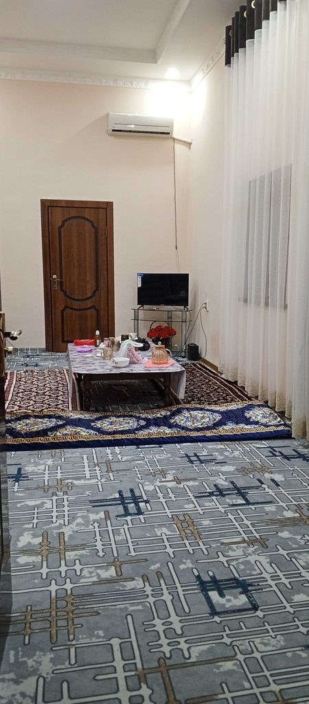 Hovli sotiladi. Barcha sharoitlarga ega.