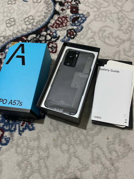 Oppo a57s 4/128GB xolati ideal korobka dokument hamma narsasi bor!