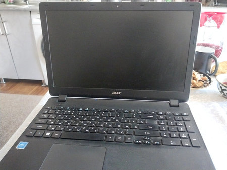 Acer bir qoʻl ishlatilgan hamma narsasi radnoy