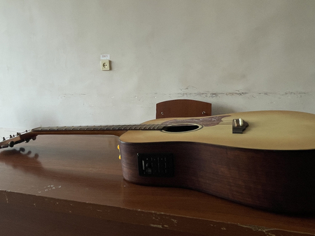 Gitara akustika model Ramis RA-510 BOW