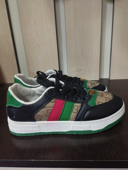 Кроссовки 38 размера. Gucci  можно и для мальчиков и для девочек.