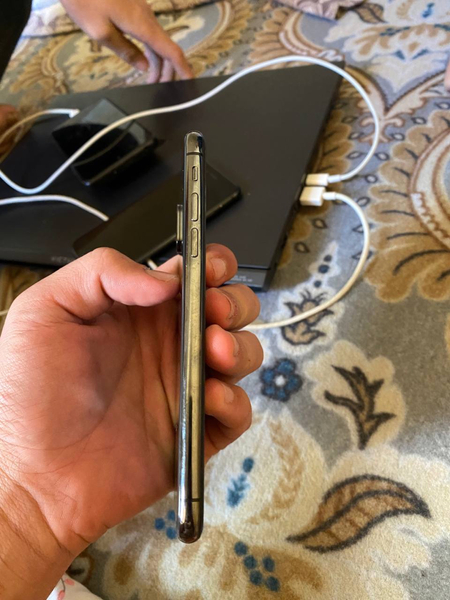 Iphone X  idial holatda