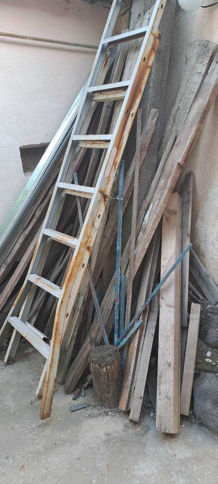 Продаются дрова в большом количестве. Самовывоз. Цена: 500 000 сум
