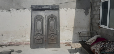 Eshik sotiladi ahvoli yaxshi