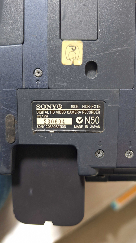 Sony kassetali kamera sotiladi HDR-FX 1E