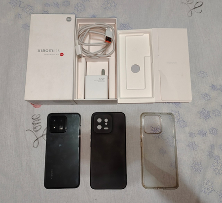 Xiaomi 13 black piano