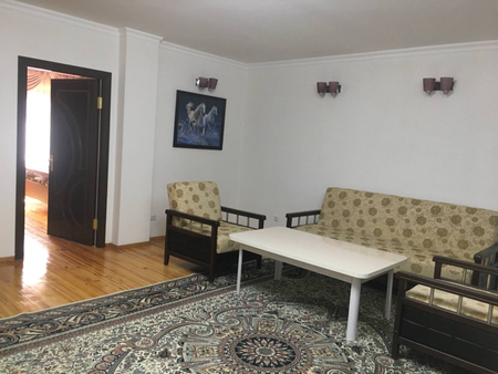 Продаю 2/2/4 на Ойбеке,школа 60