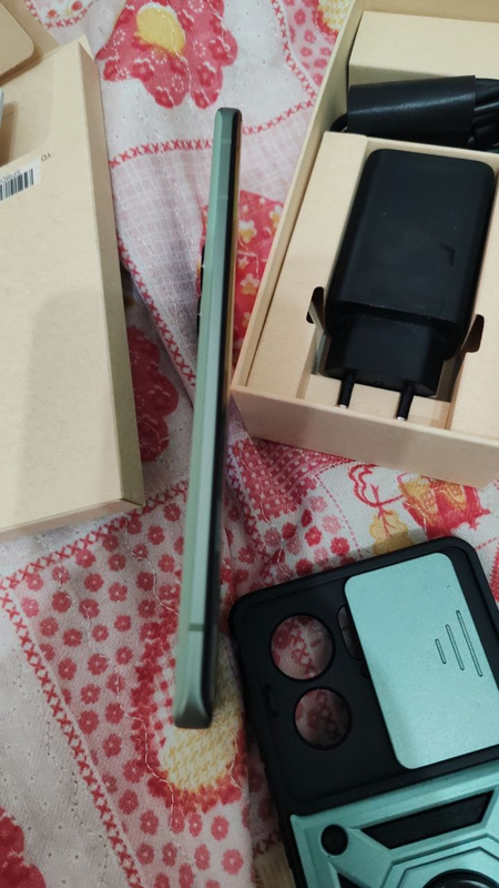 Motorola edge 40 8+8 256 в идеальные состояние