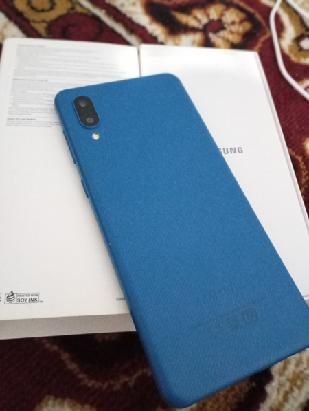 Samsung Galaxy A02. 1 yil ishlatilgan. Usta ko\\\'rmagan va buzilmagan.