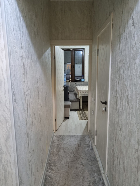 Uy sotiladi 3 xonali Golden House mebel texnikasi bilan