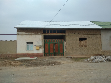 Hovli sotiladi Farxod savxozda yangi yo\\\'l Dostlik market yaqinida