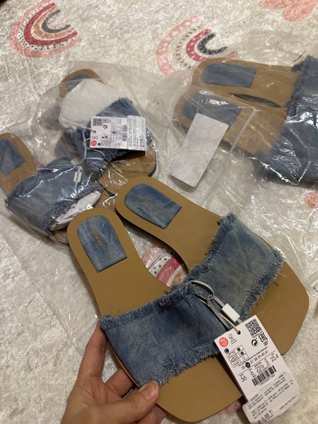Джинсовая тапочка от Bershka