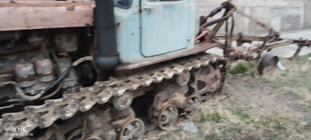 Dt 75 traktr sotiladi