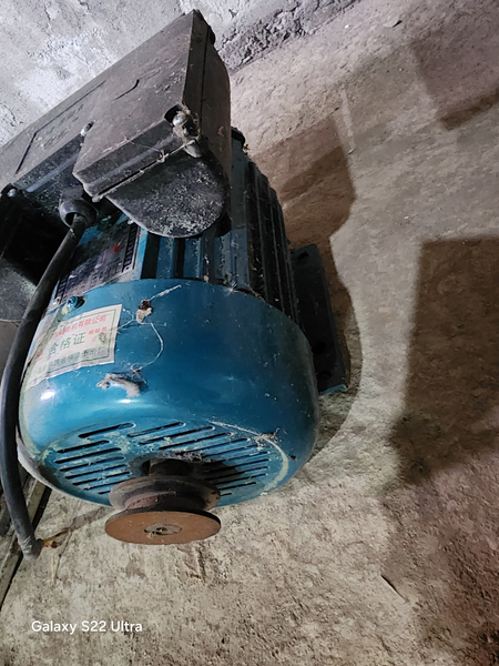220v mator sotiladi
