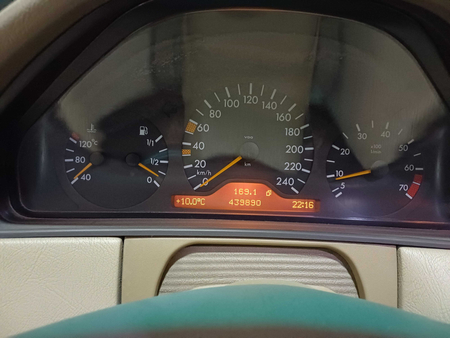 Мерседес бенц W210 Elegance. Мотор 111; 2,3 турбо компрессор; 1997 год