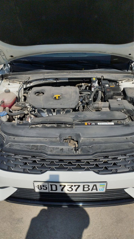 Kia k5 2 litr 2022 yili