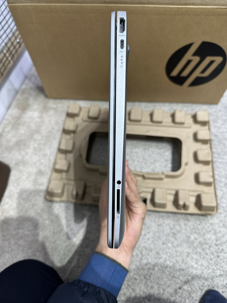 Noutbook Hp core i7 12 pok 8 512