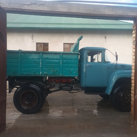 Zil Srochna sotiladi