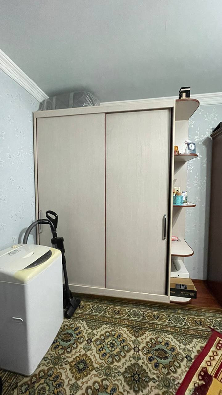 Продаю плотной шкаф