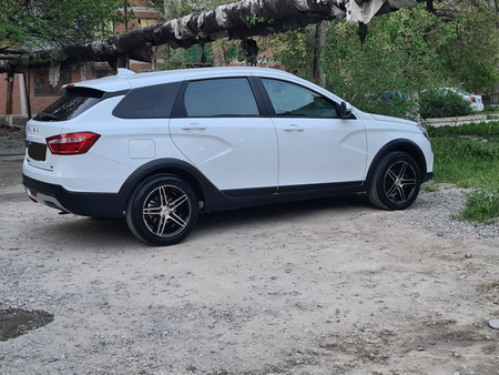 Lada vesta sw cross
