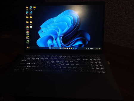 noutbook ASUS juda yaxshi holati