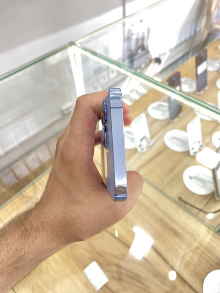 Rasrochka va Naht! Iphone 13 pro 128gb 84% LL/A BLUE  Apple Expert