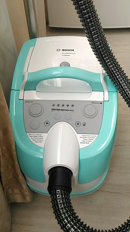 Пылесос моющий Bosch aqua wash clean serie 4
