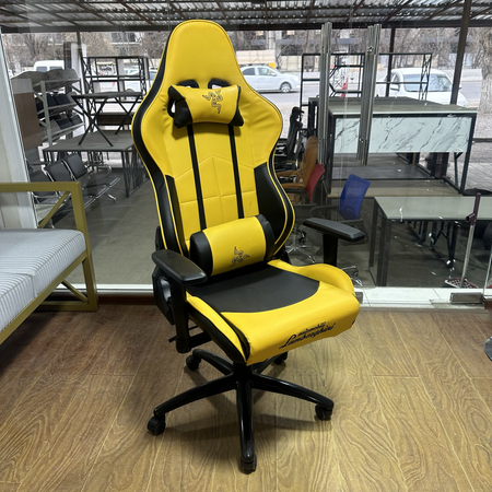 Игровое кресло для геймеры , есть гарантия