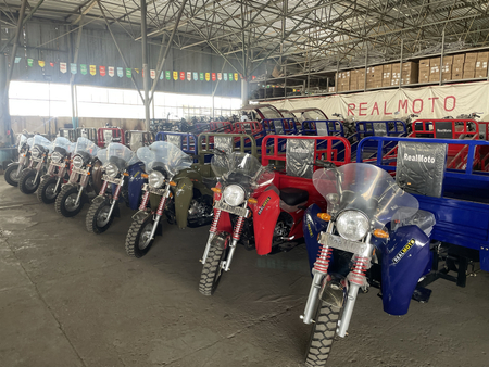Real moto yuk tashuvchi benzinli motosilklar xar xil turdagi