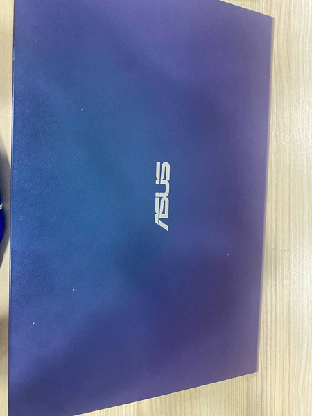 Noutbuk asus corei5