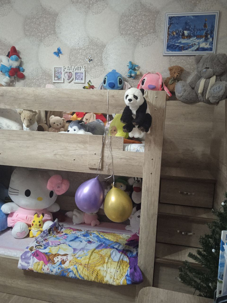 Продам двух этажную кровать