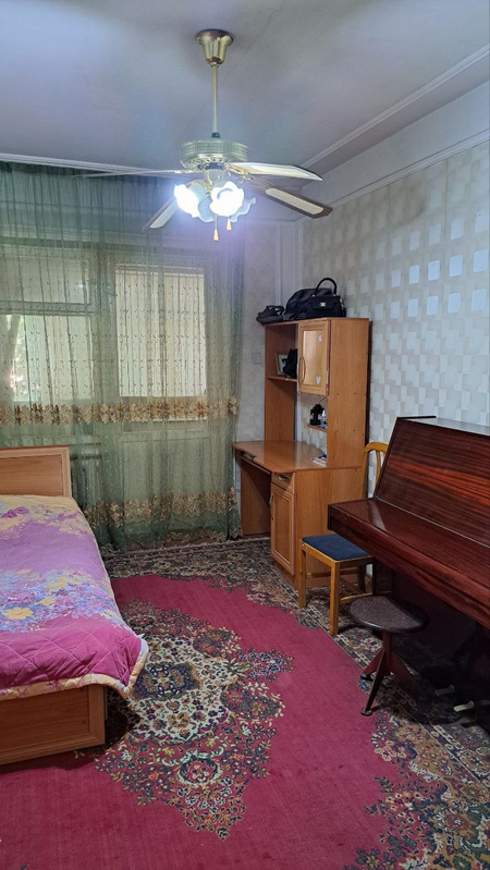 Продаётся 4-х комнатная квартира в центре города