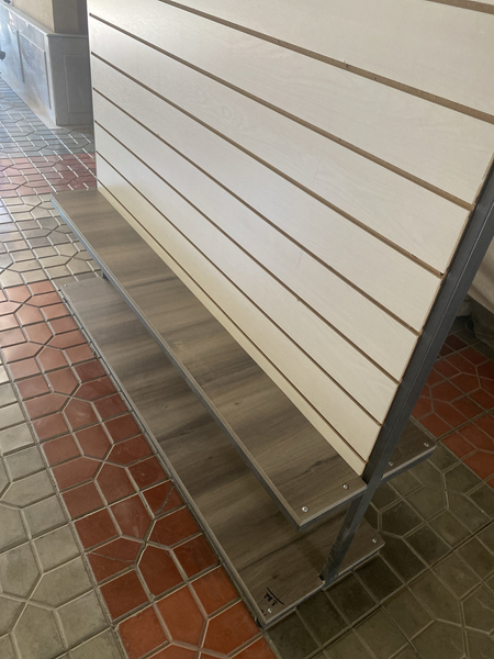 Vitrina sotiladi 2metrdan baland
