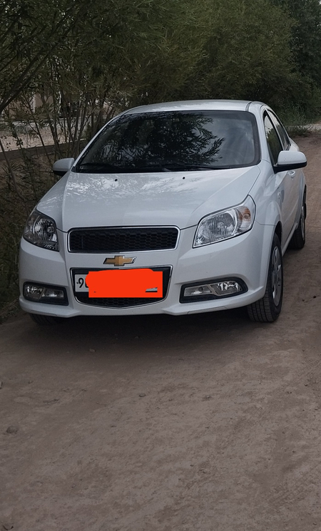 Nexiya 3  sotiladi