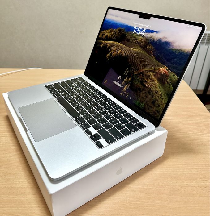 (2sikl) MacBook Air M2-8GB/256GB (Silver rang)