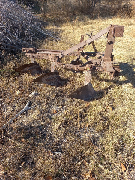 Traktor agregadlari bilan sotiladi