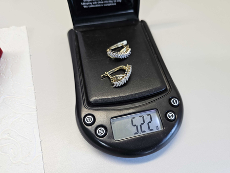 ПРОДАМ Серьги ЗОЛОТО 585 Пробы / 5.21 Грамма. Состояние НОВОЕ.