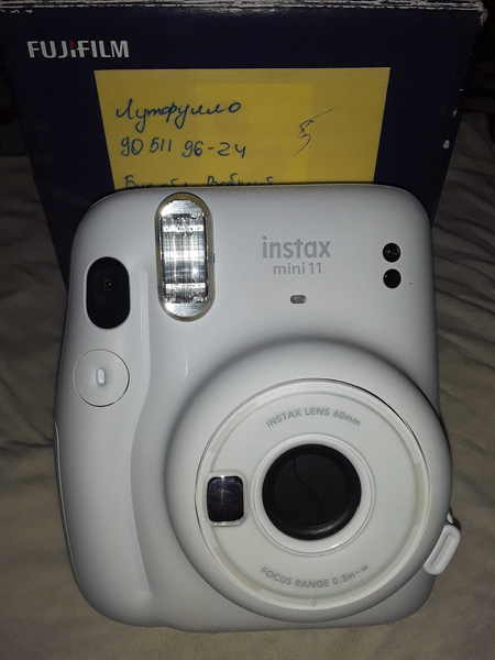 Instax mini 11 sotiladi